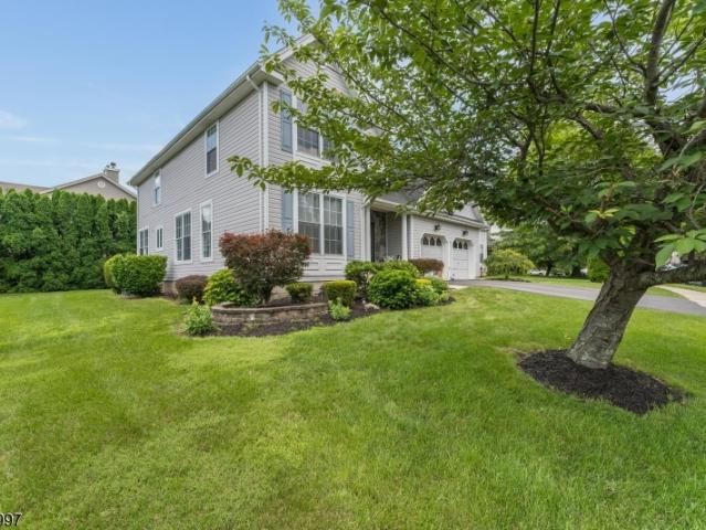 5 Jade Ln