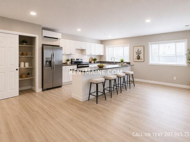 5 Jefferson Way Apt 2 beds, 1 full bath
