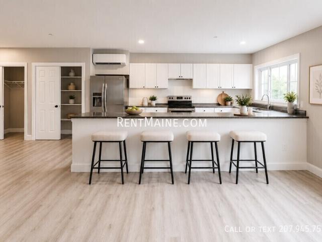 5 Jefferson Way Apt 2 beds, 1 full bath