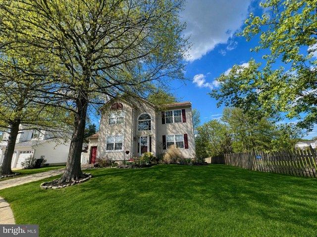 5 Kristen Ct, Burlington Township, NJ 08016