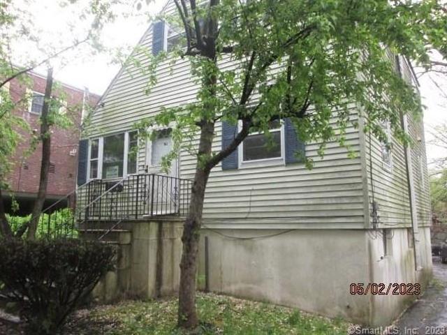5 Lufberry Ln, Norwalk, CT 06851