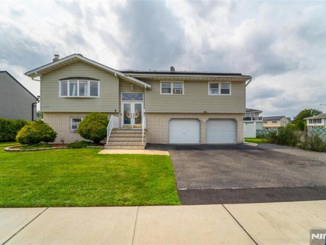 5 La Rosa Drive