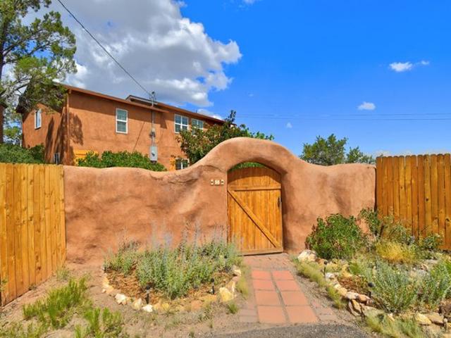 5 Lakeview Cir, Sandia Park, NM 87047