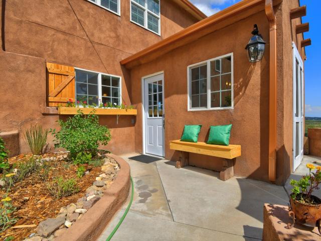 5 Lakeview Circle