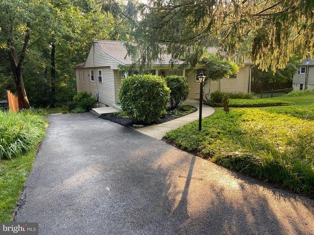 5 Lantern Ln, Malvern, PA 19355