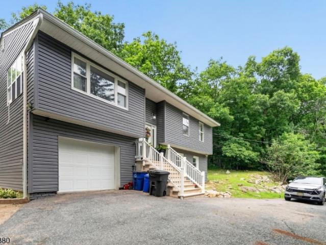 5 Lawrence Dr