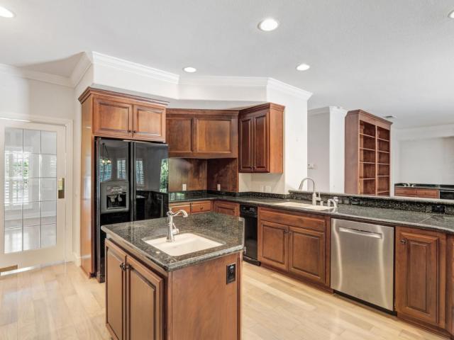 5 Latham Ln, Sacramento, CA 95864 | MLS #226078