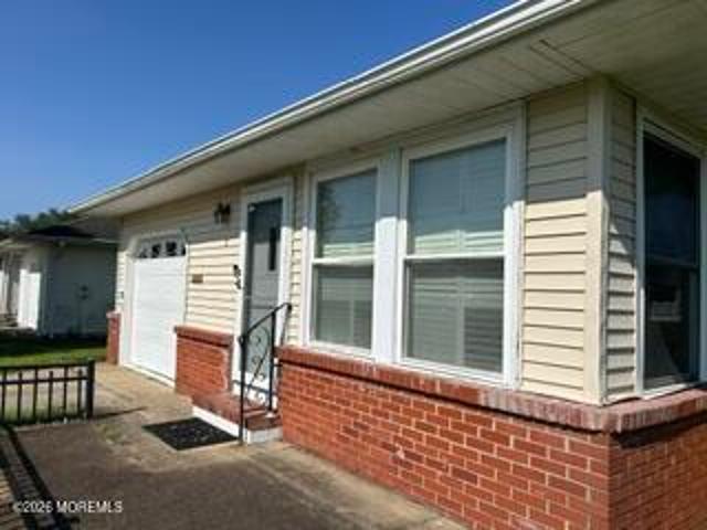 5 Leeward Street