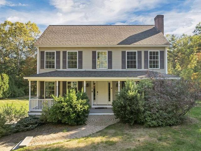 5 Lilac Ln, Sandown, NH 03873