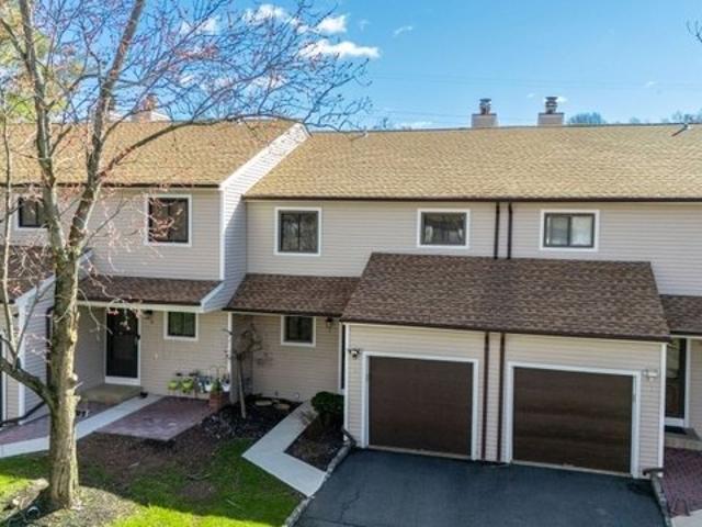 5 Lily Ct, Edison, NJ 08820