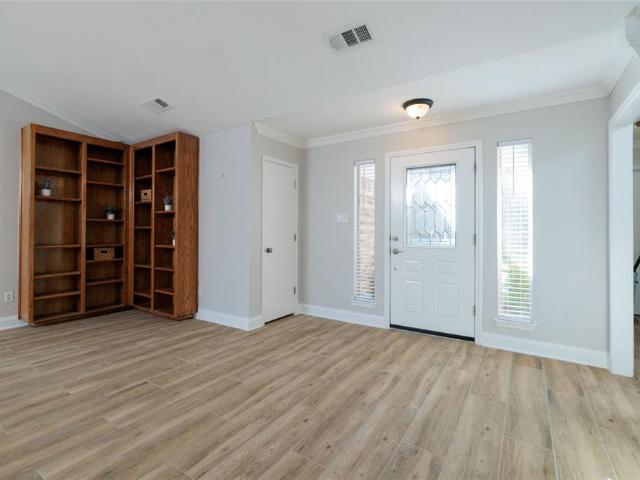 5 Llano Drive