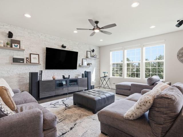 5 Palisades Boulevard