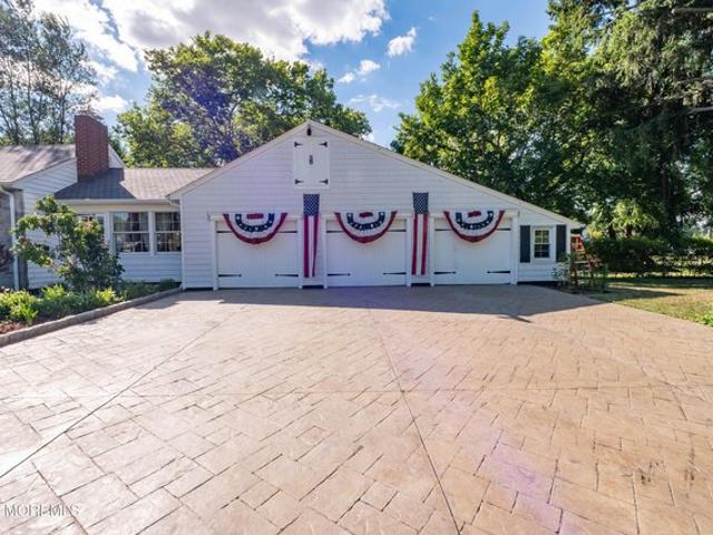 5 Pardun Ave, Milltown, NJ 08850