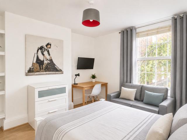 5 Pegwell House Room 4