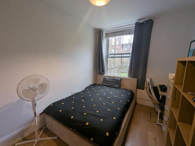 5 Pegwell House Room 3