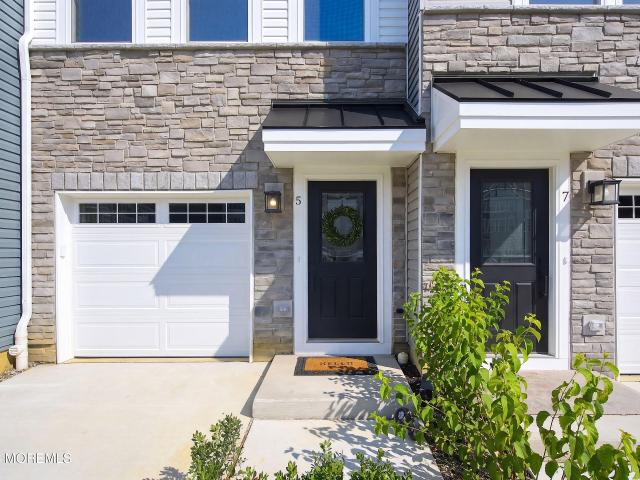 5 Pelham Lane