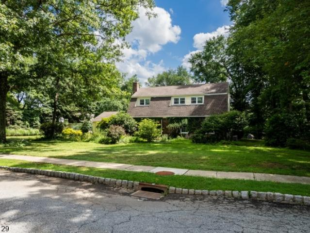 5 Pepper Ln