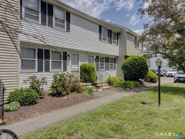 5 Persimmon Ln Unit 5, Glastonbury, CT 06033