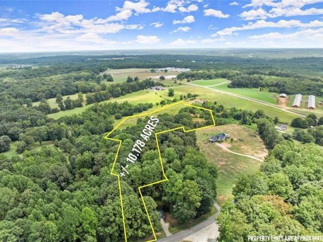 5 Pine St, Danielsville, GA 30633