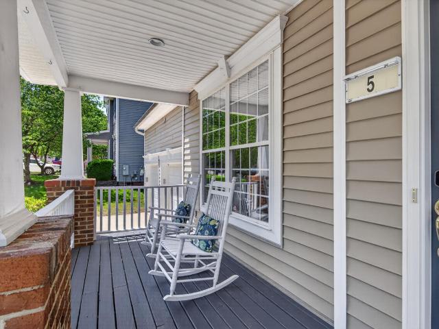5 Pinestraw Way