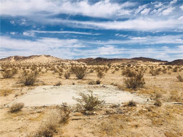 5 Pipeline Rd, Twentynine Palms, CA 92277 | MLS #JT26030