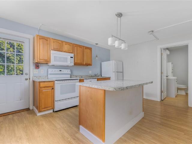 5 Pleasant Street 3