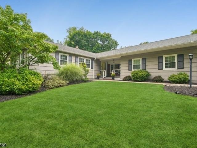 5 Pletcher Pl, Morris Twp, NJ 07960
