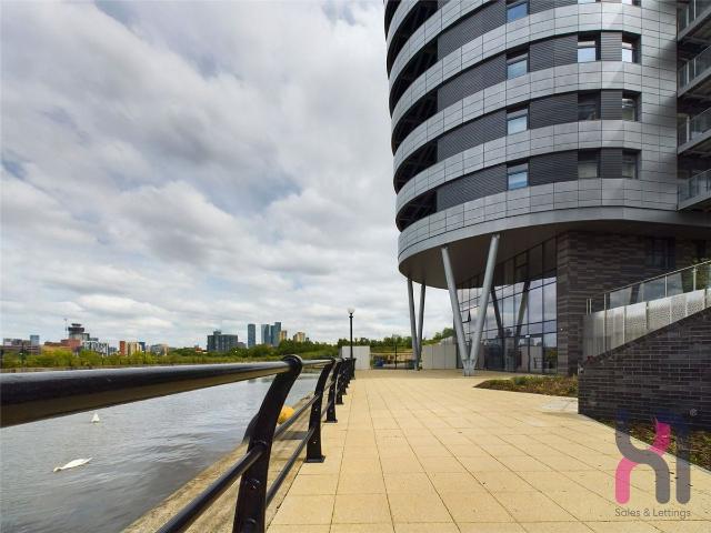 5 Pomona Strand, Manchester M16, 3 bed flat to rent, £2,100 pcm | PrimeLocation