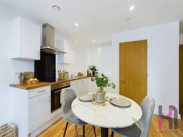 5 Pomona Strand, Manchester M16, 1 bed flat to rent, £1,025 pcm | PrimeLocation