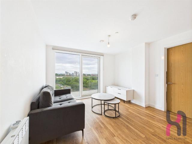 5 Pomona Strand, Manchester M16, 2 bed flat to rent, £1,450 pcm | PrimeLocation