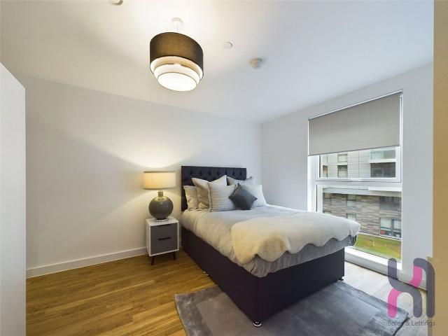 5 Pomona Strand, Manchester M16, 2 bed flat to rent, £1,475 pcm | PrimeLocation