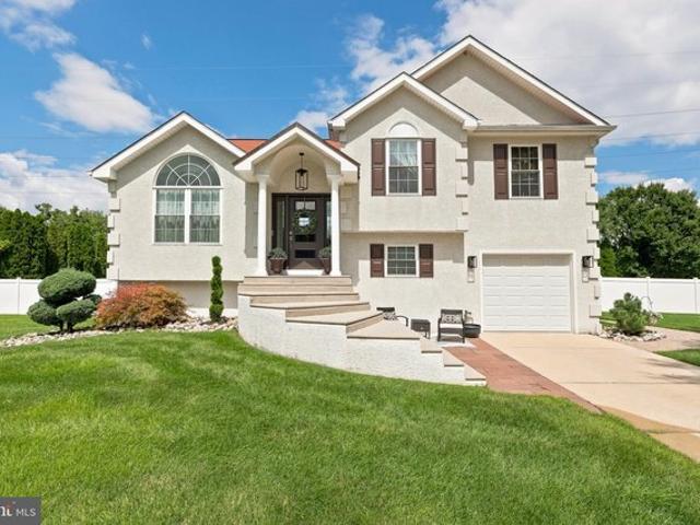 5 Poplar Ct, Mullica Hill, NJ 08062