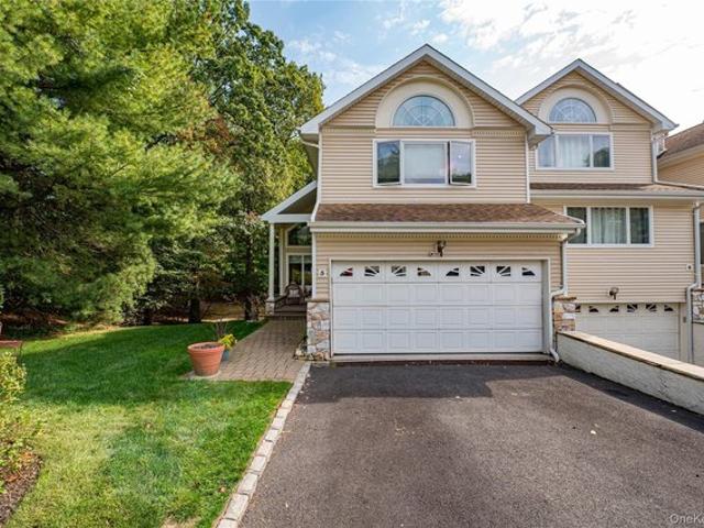 5 Princess Tree Ct, Port Jefferson, NY 11777