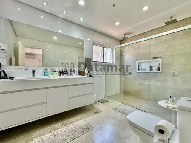 5 Quartos/4sts 1 no térreo, piscina, gourmet, escritório!