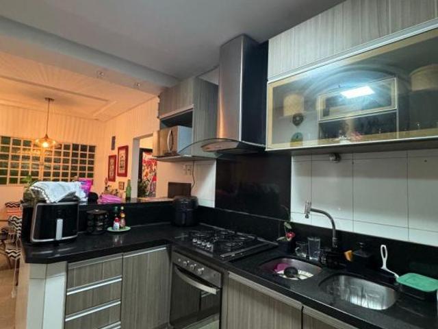 5 QUARTOS DUAS SUÍTES, SALA DE JANTAR, E SALA DE ESTAR CLOSET ACEITA FINANCIAMENTO E FGTS