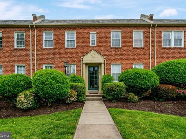 5 Russell Rd Apt A, Alexandria, VA 22301