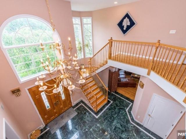 5 Raine Tree Court