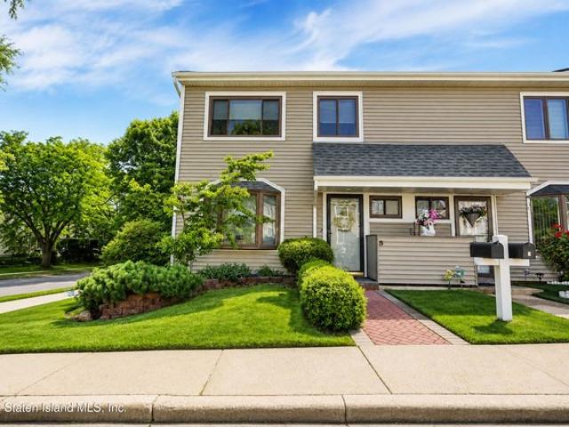 5 Redwood Loop, Staten Island, NY 10309