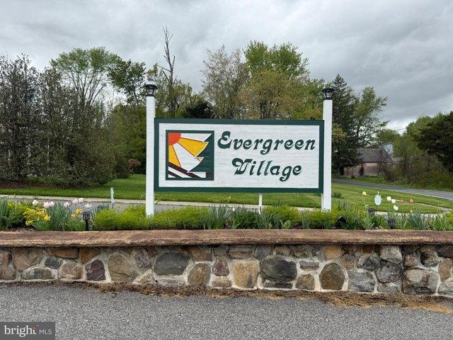5 Revolutionary Rd, Mount Bethel, PA 18343