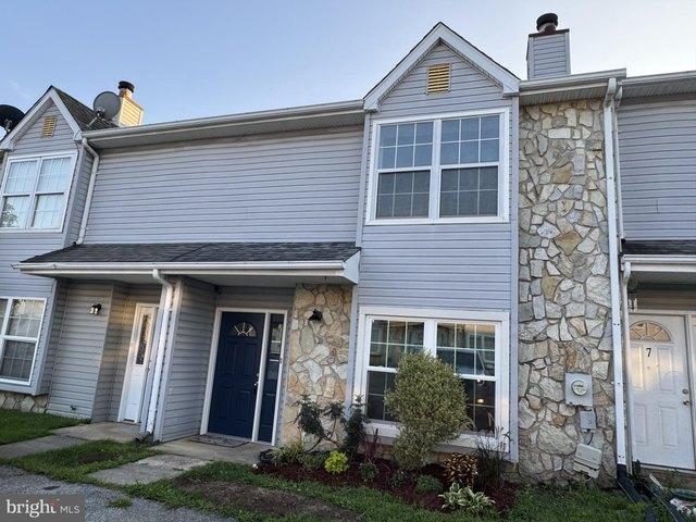 5 Revere Pl, Newark, DE 19702
