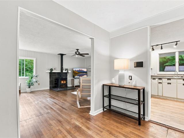 5 Ringwood Court S