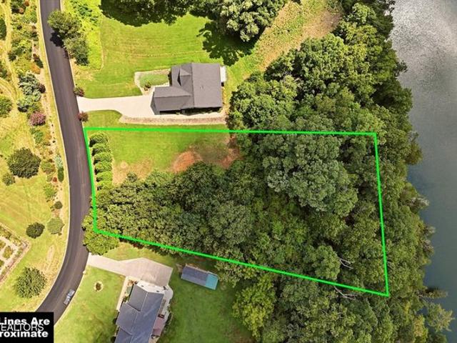 5 Rock House Rd, Kodak, TN 37764