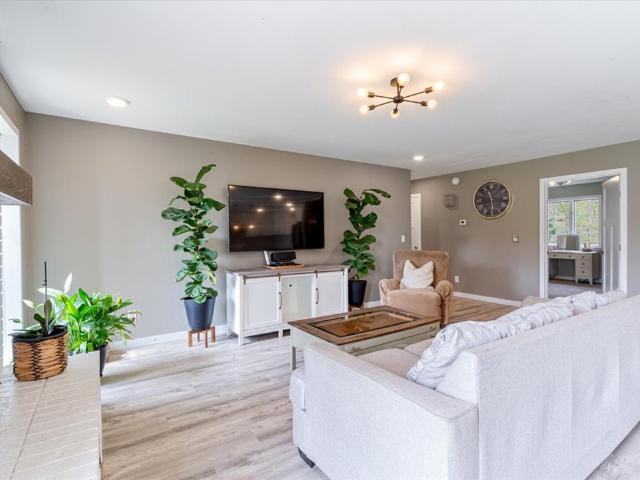 5 Rockhill Lane