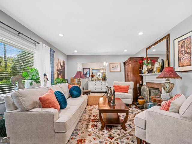 5 Robin Street NW