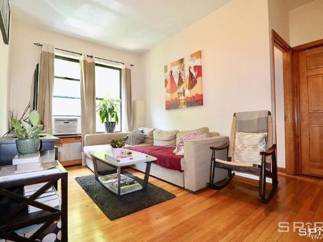 5 room luxury Townhouse for rent in 201 West 94th Street, New York