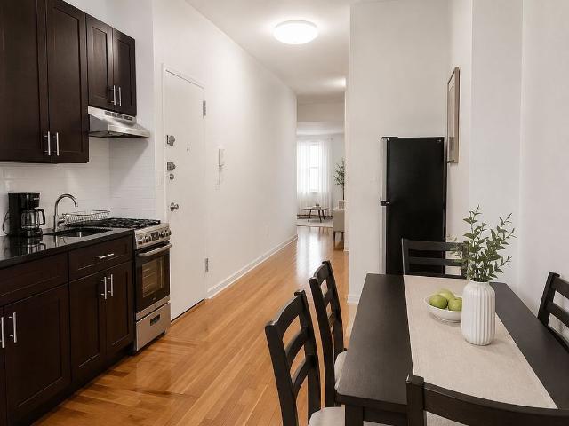 5 room luxury Townhouse for rent in 317 Tenth Avenue, Midtown Manhattan, Manhattan, New York