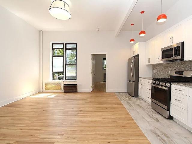 5 room luxury Townhouse for rent in New York