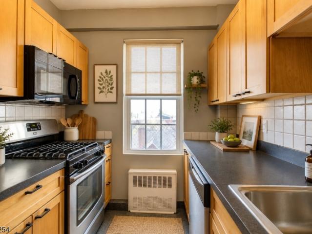 5 Roosevelt Place 6M #