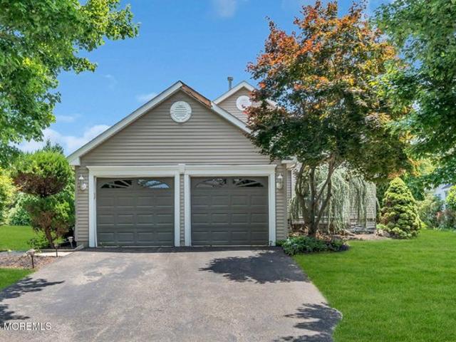 5 Round Valley Ln, Lakewood, NJ 08701