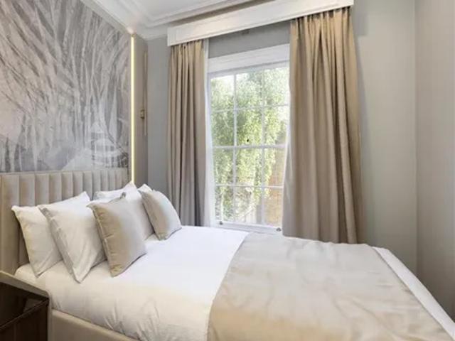 5 Royal Crescent, London, W11 4SL, United Kingdom | 2 bed house for rent #167546507 | Rentberry